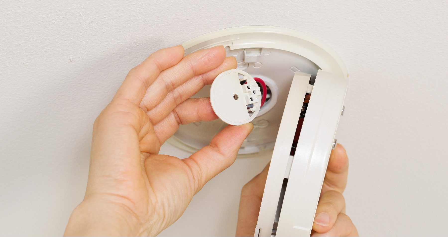 Which Type of Smoke Detector Should I Buy to Protect Against House ...